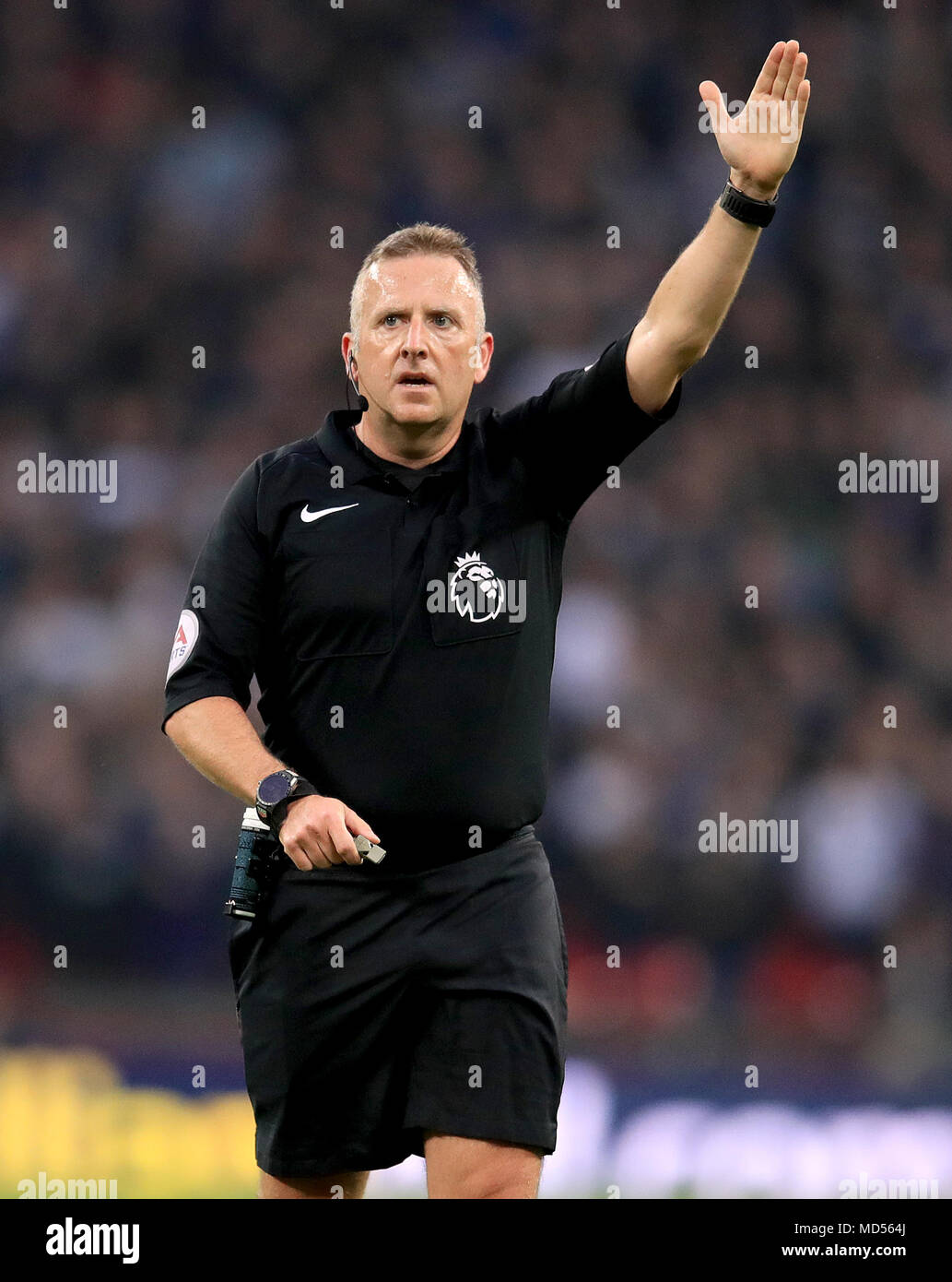 Jon moss referee hi-res stock photography and images - Alamy