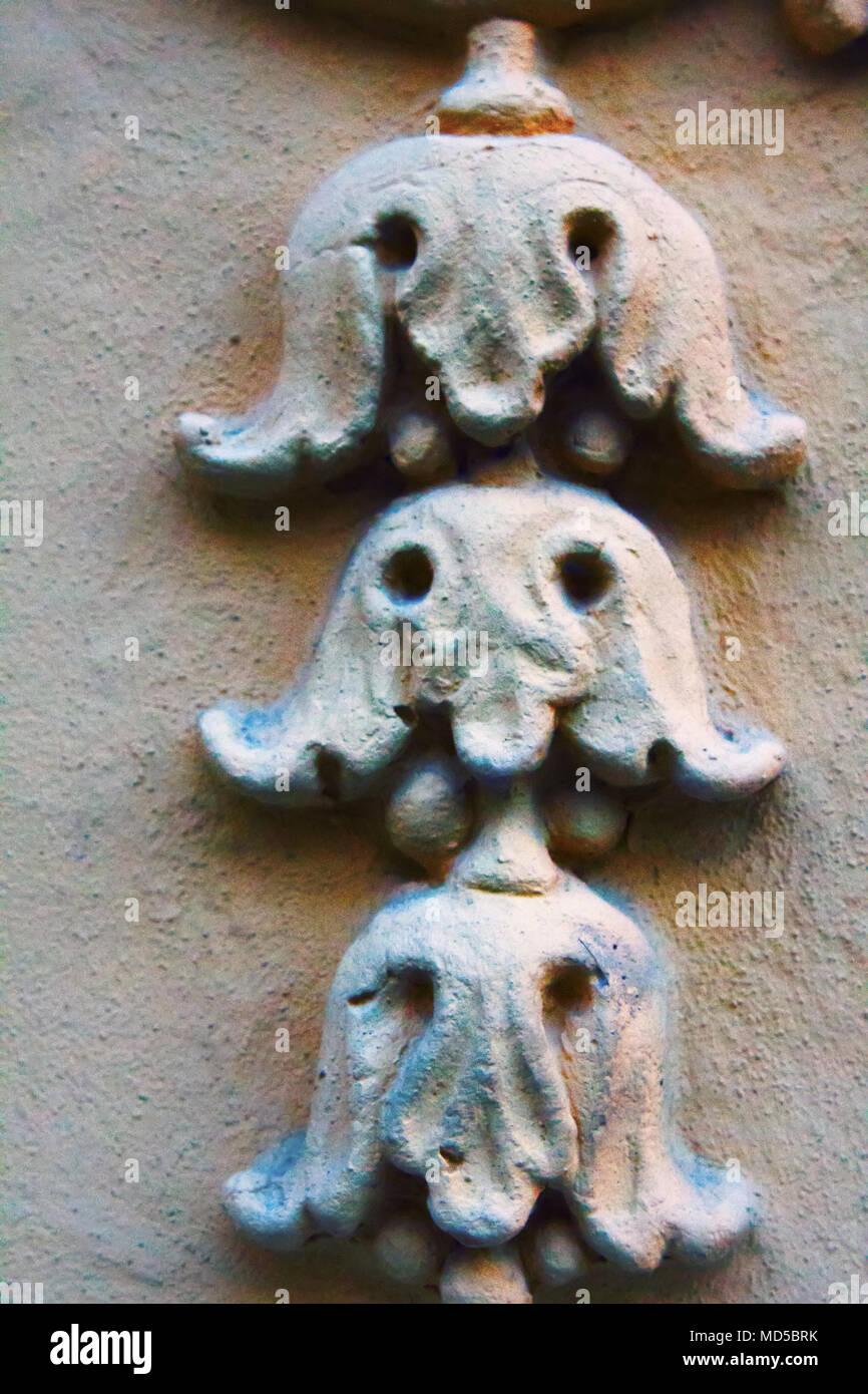 Relief floral ornamentation hi-res stock photography and images - Alamy