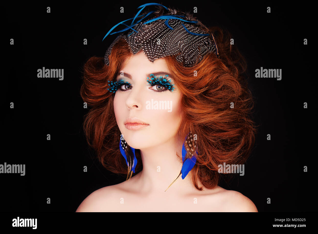 Model with curly hair hi-res stock photography and images - Alamy