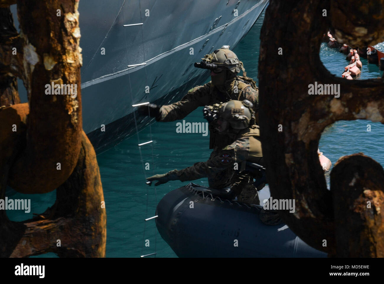 Force Reconnaissance Marines, assigned to Force Reconnaissance Company ...