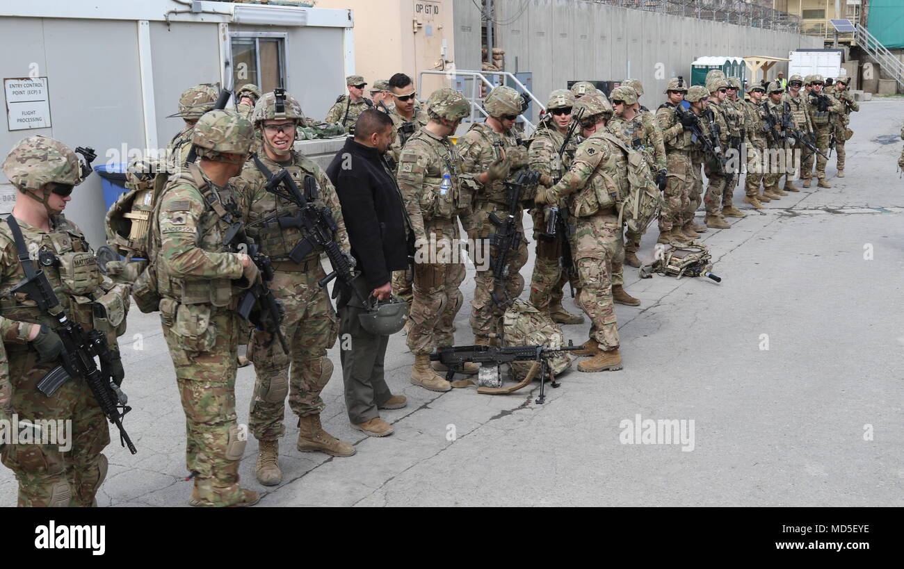 U.S. Army soldiers from Comanche Troop, 1st Squadron, 180th Cavalry ...