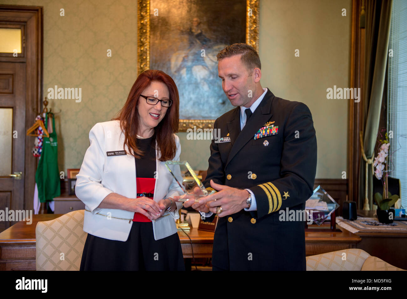 Cmdr. Benjamin Selph, commanding officer of the Los Angeles-class fast ...
