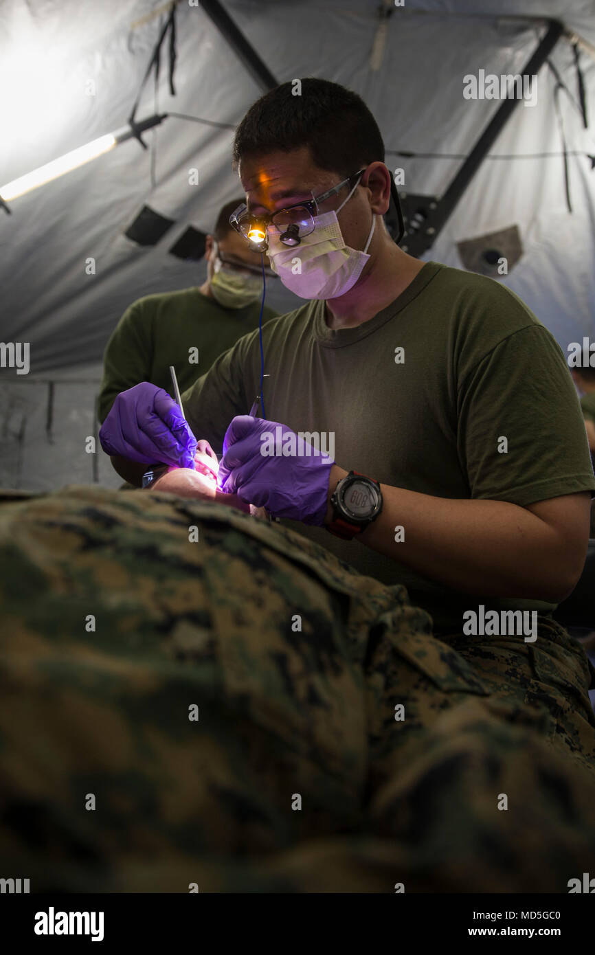 Navy dentistry hi-res stock photography and images - Alamy