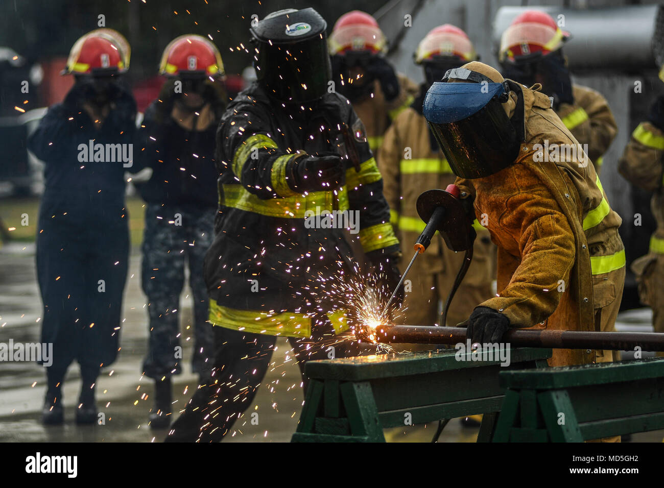 Portable exothermic cutting unit hi-res stock photography and images ...