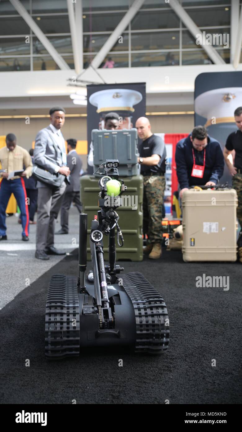 PITTSBURGH – Explosive Ordnance Disposal (EOD) Marines teach ...