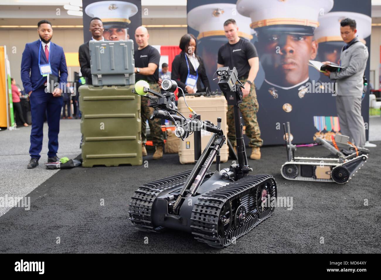 PITTSBURGH – Explosive Ordnance Disposal (EOD) Marines teach ...
