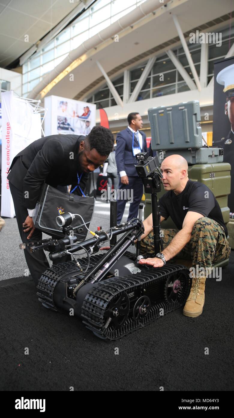 PITTSBURGH – An Explosive Ordnance Disposal (EOD) Marine teaches an ...