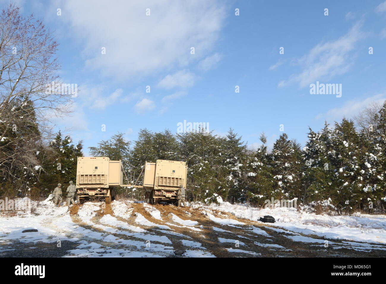 U.S. Army Reserve Soldiers with the 364th Expeditionary Sustainment ...