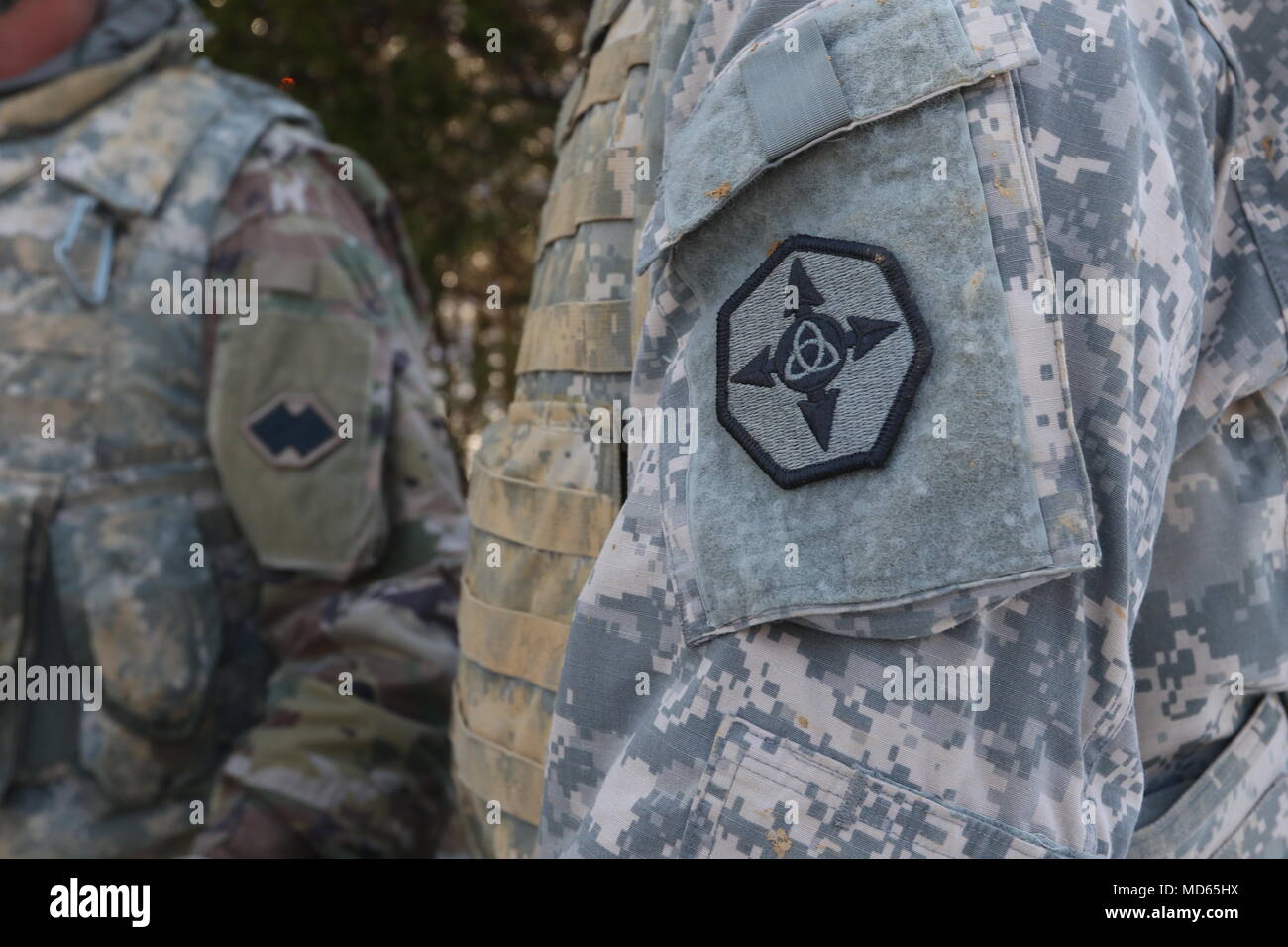 U.S. Army Reserve Soldiers with the 364th Expeditionary Sustainment ...