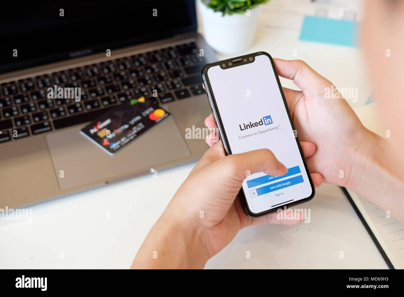 CHIANGMAI,THAILAND 22 FEB 2018 : Man holding New iPhone X on hand open ...