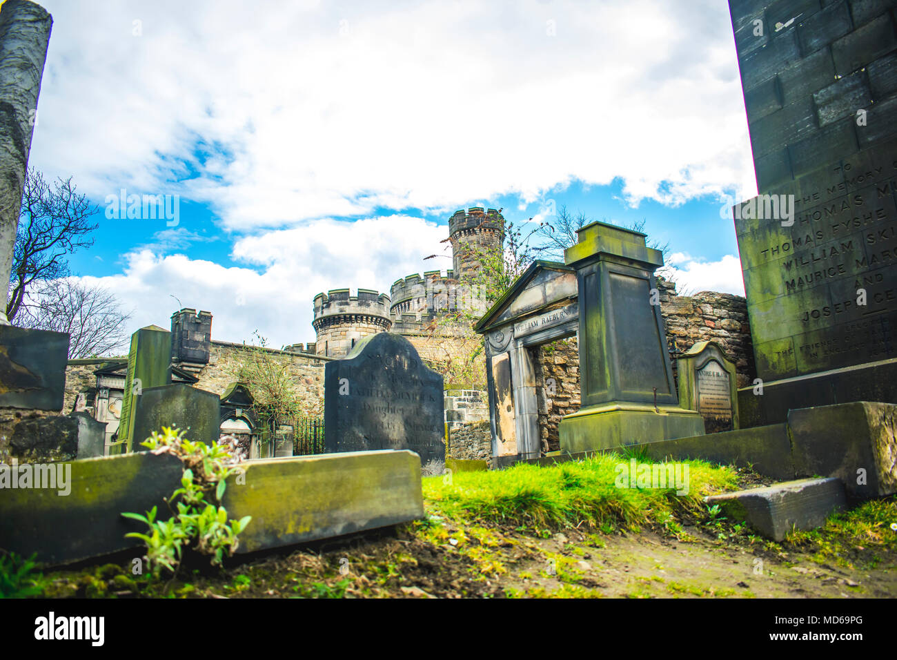 Edinburgh monuments nelson tourist hi-res stock photography and images ...