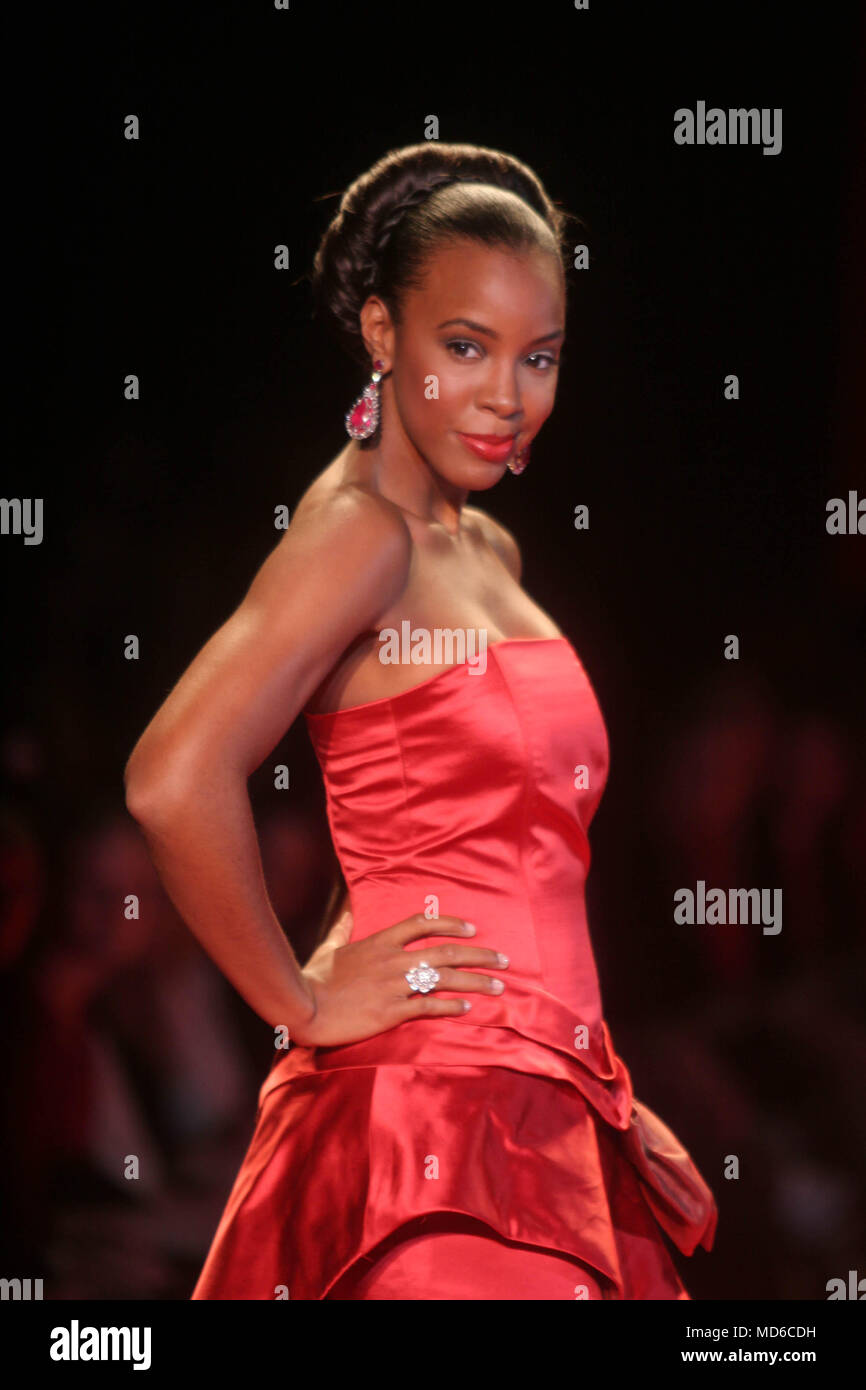 KELLY ROWLAND 2006 THE HEART TRUTH'' RED DRESS COLLECTION FASHION SHOW ...