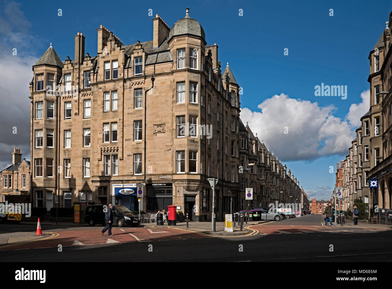 Traditional edinburgh tenement hi-res stock photography and images - Alamy