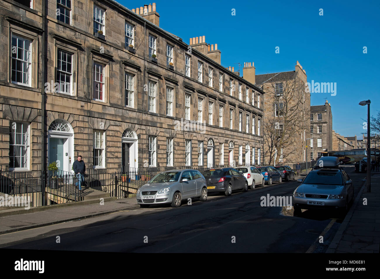 Scottish terrace houses hi-res stock photography and images - Alamy