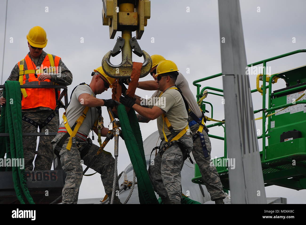 402nd Aircraft Maintenance Group High Resolution Stock Photography and ...