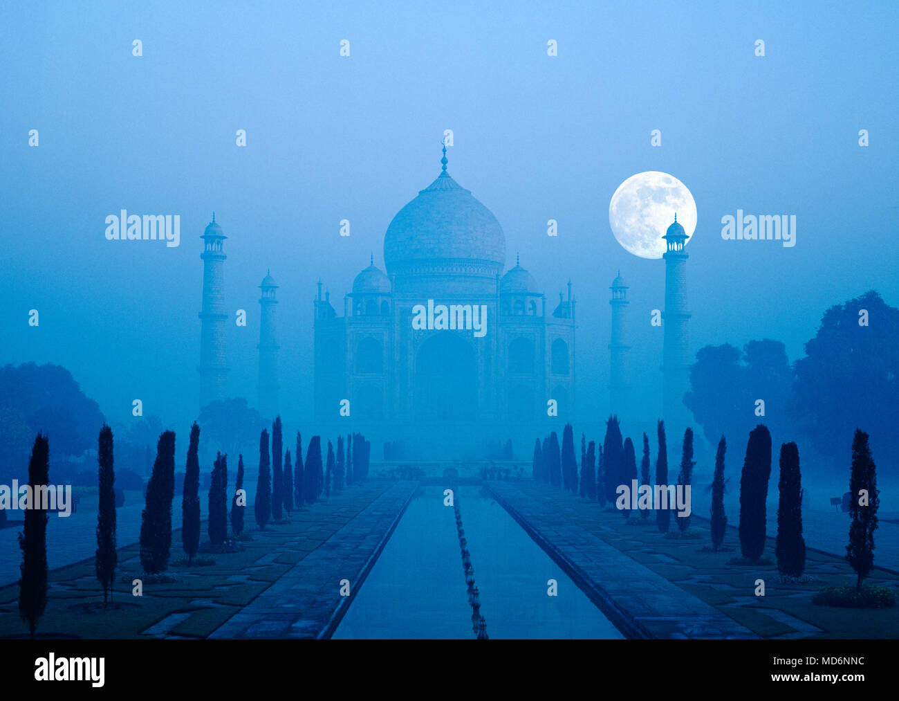 India taj mahal full moon hi-res stock photography and images - Alamy