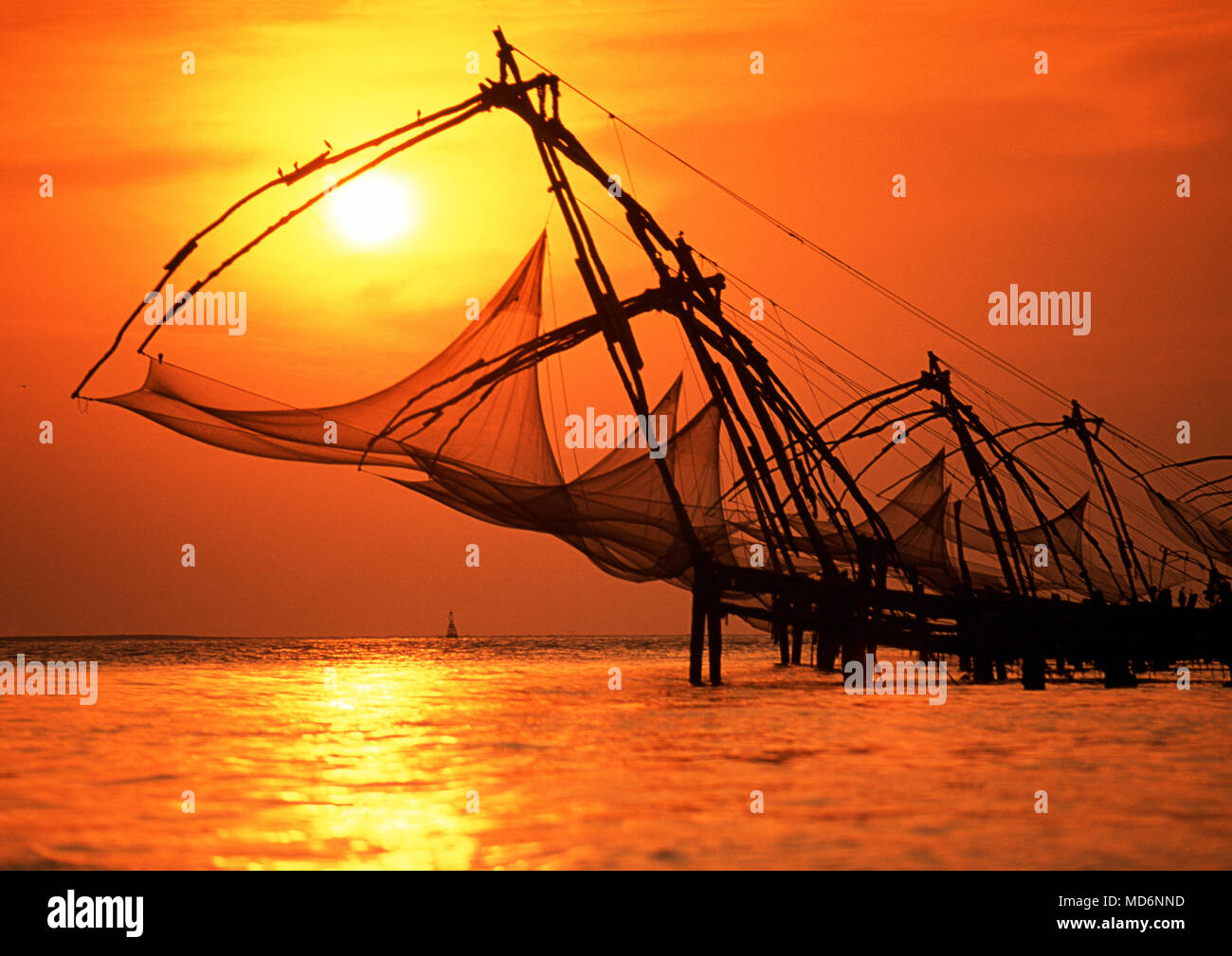 Kochi, India; Chinese fishing nets Stock Photo - Alamy