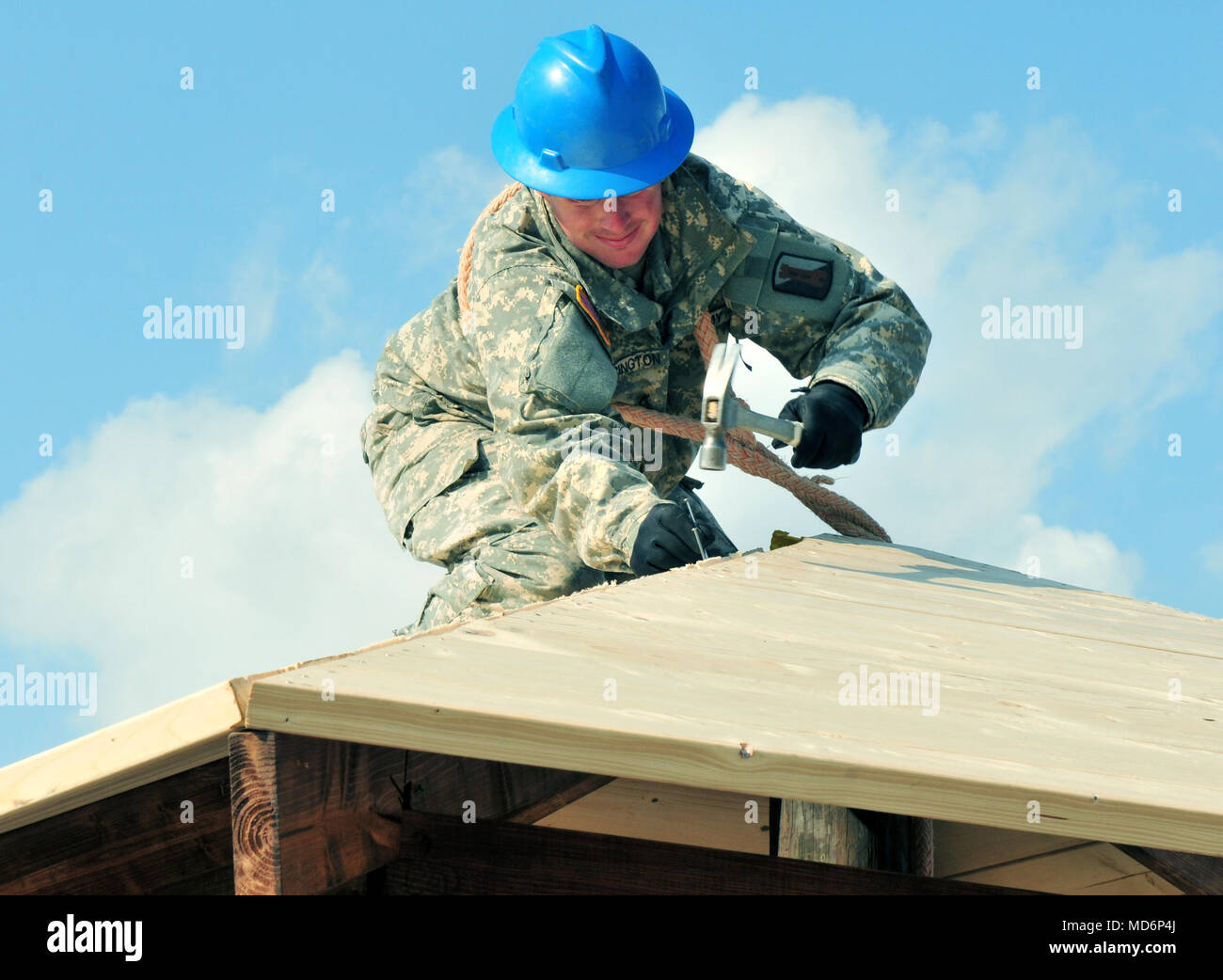 A U.S. Army Soldier assigned to the 859th Engineer Company from the ...