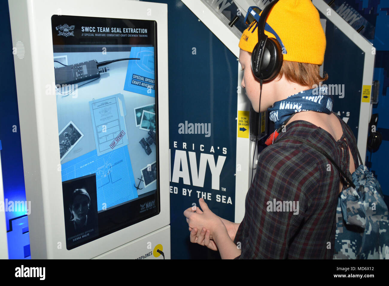 Navys virtual reality experience hi-res stock photography and images ...