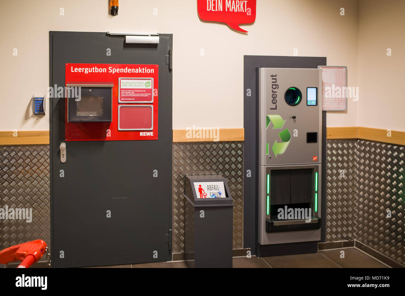 Bottle bank vending machine hi-res stock photography and images - Alamy