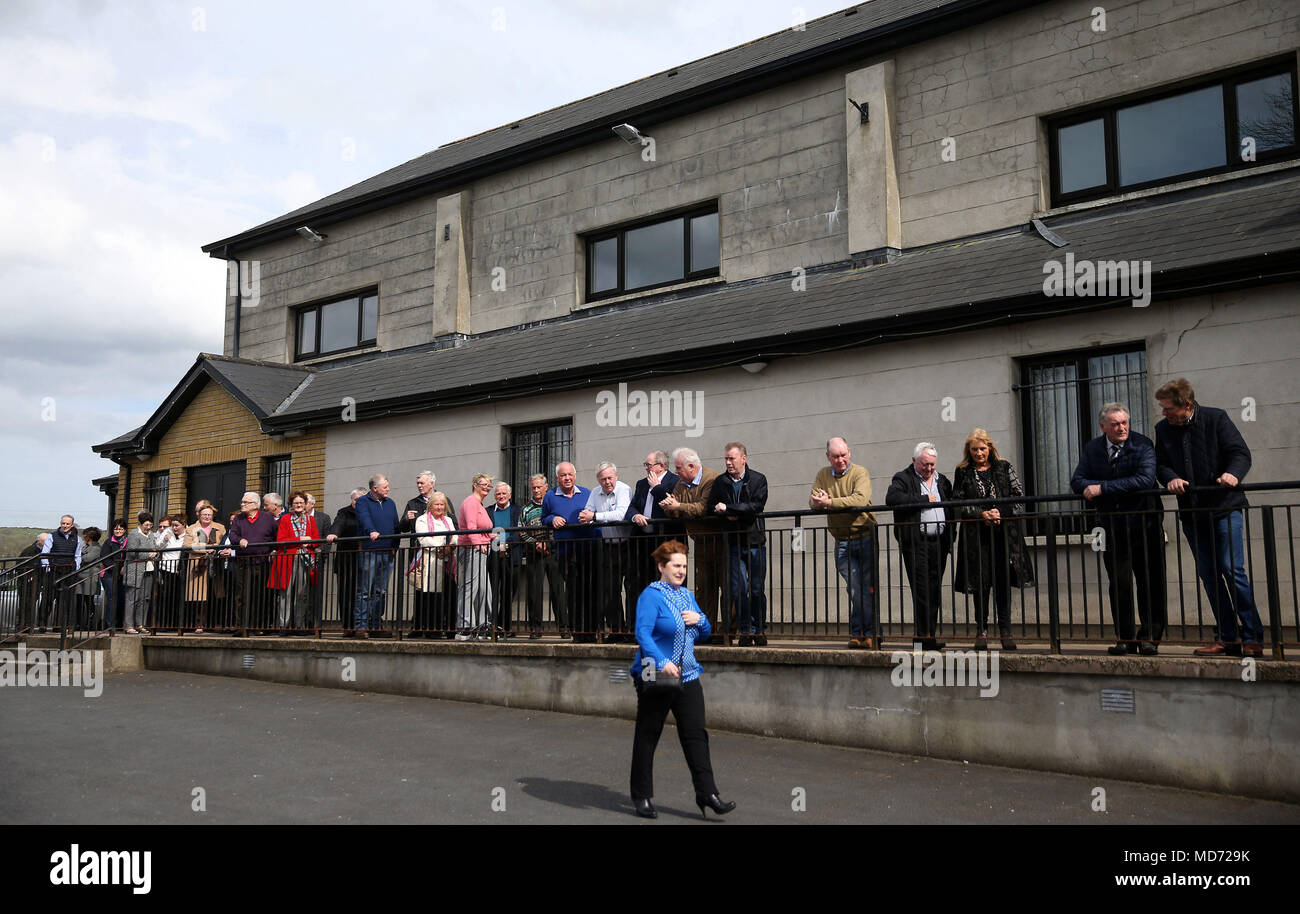 People queue to pay their respects to singer Big Tom McBride at Oram ...