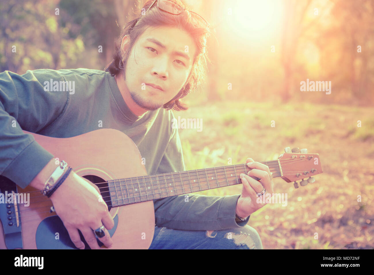 Freelance musician hi-res stock photography and images - Alamy