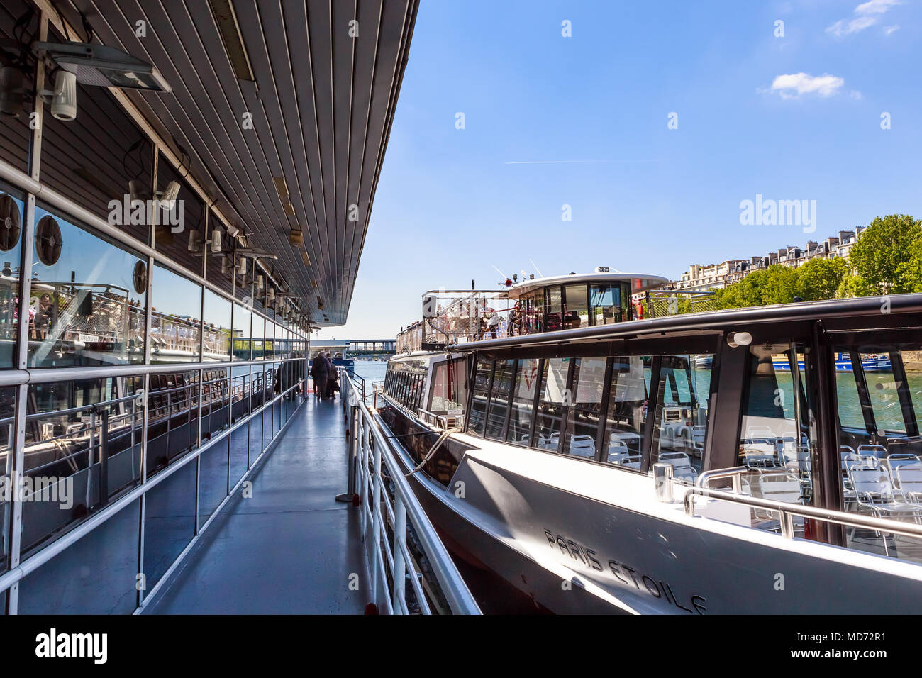 Cruise ship landing craft hi-res stock photography and images - Alamy