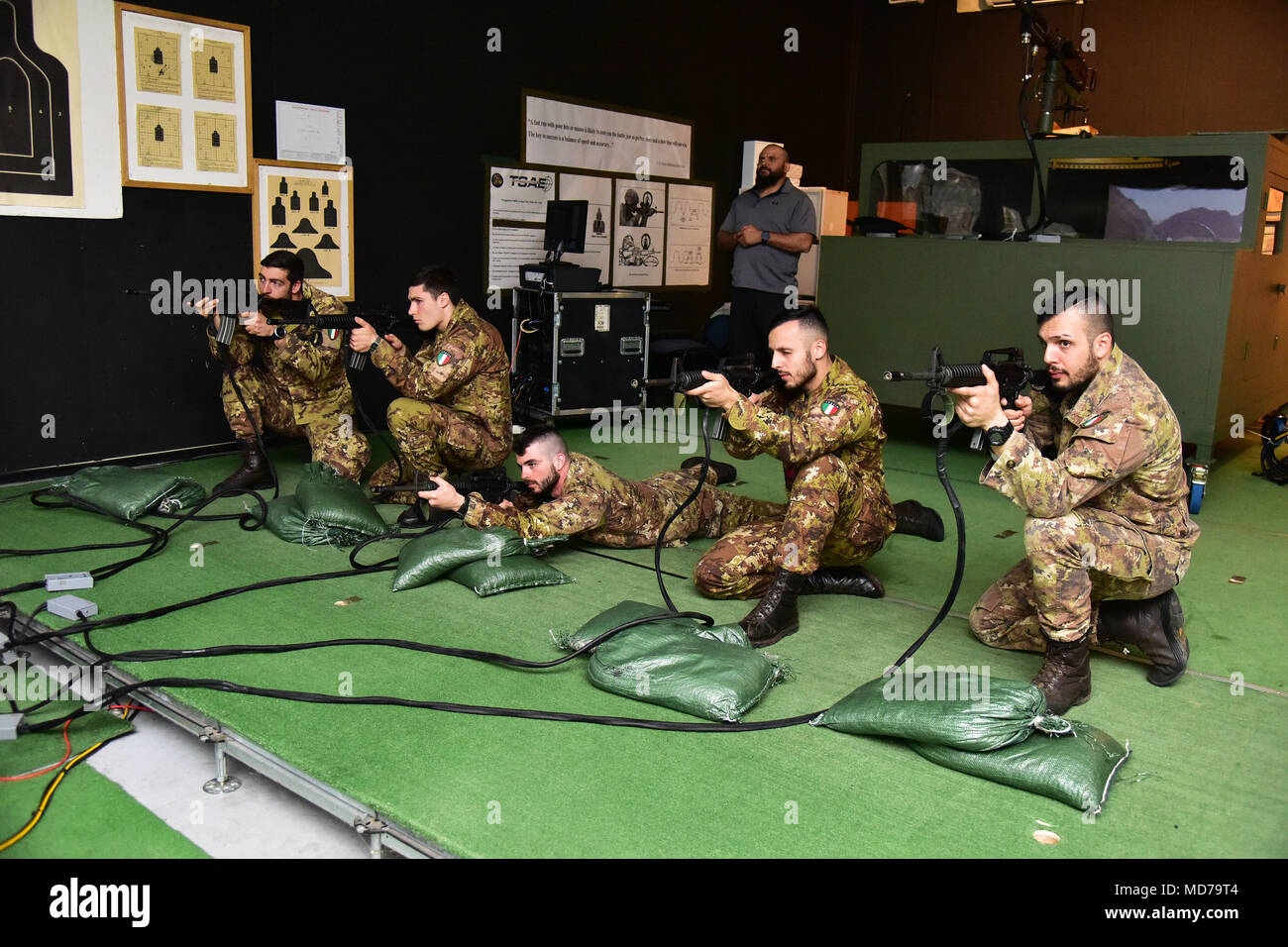Italian Army Paratroopers assigned to Regiment “Savoia Cavalleria ...