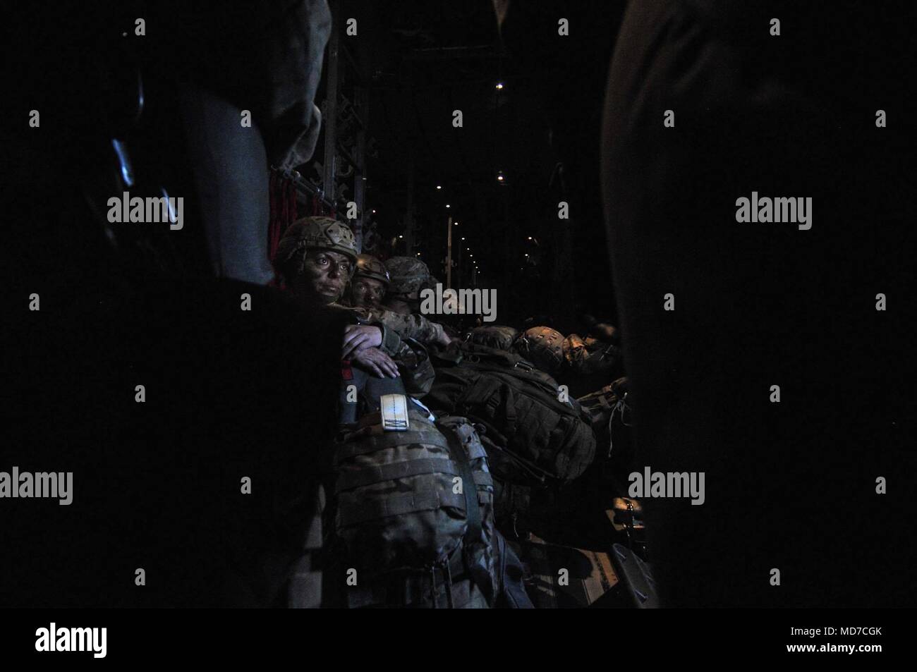 Female jumpmaster hi-res stock photography and images - Alamy