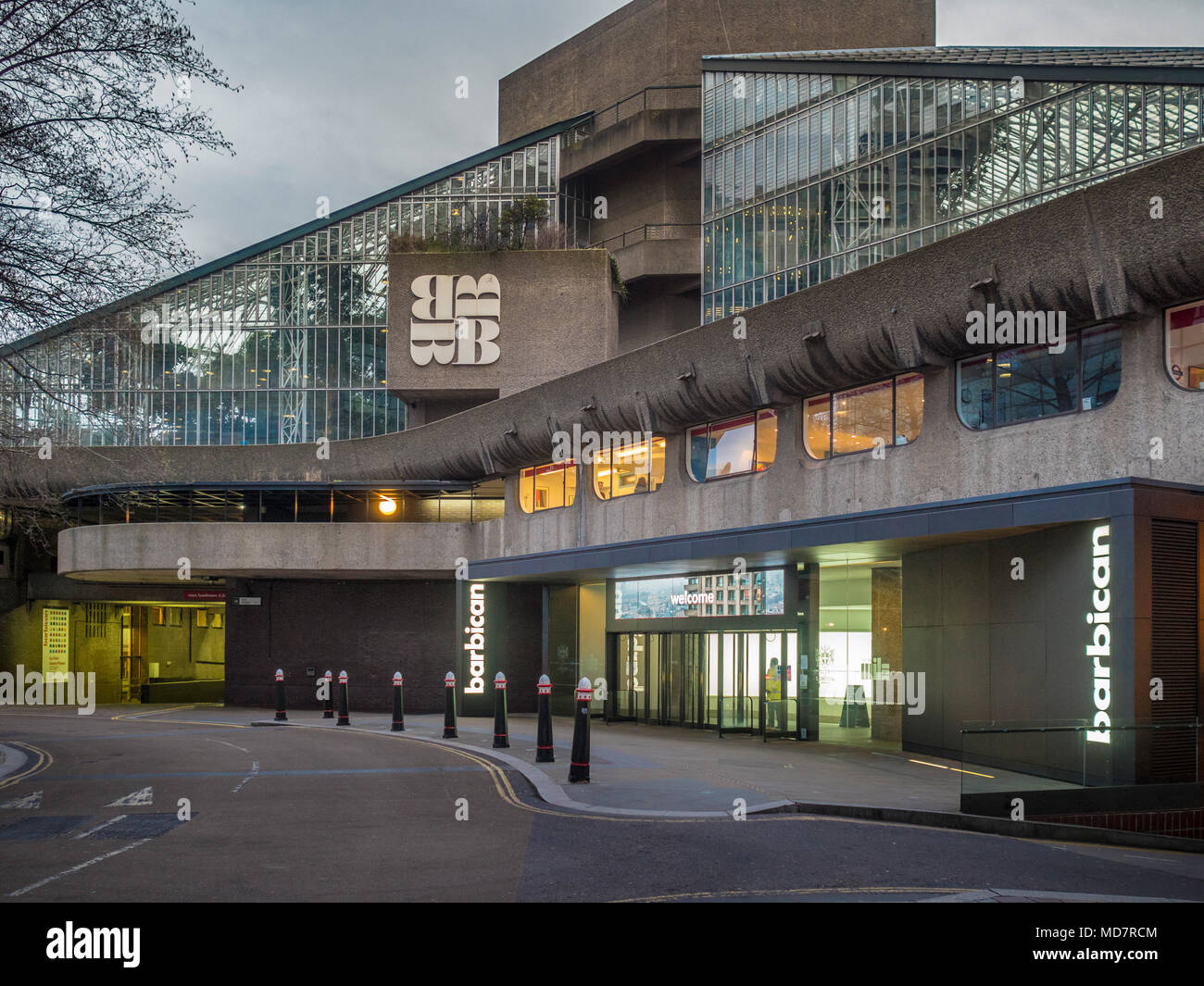 Barbican concert venue. Part of the Barbican complex incorporating the ...