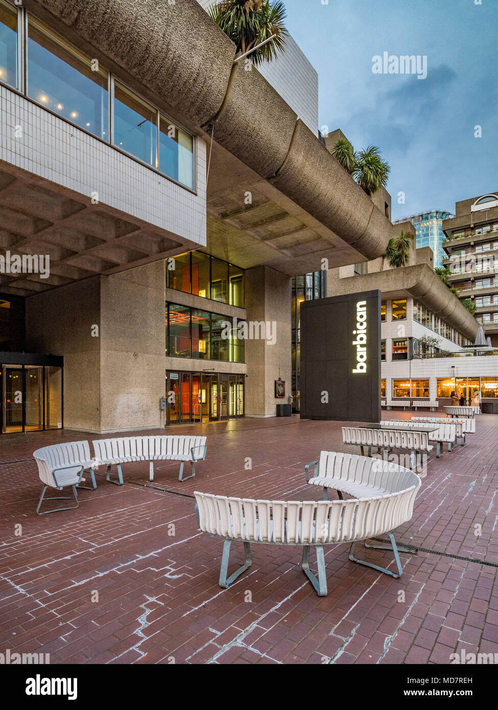 Barbican concert venue. Part of the Barbican complex incorporating the ...