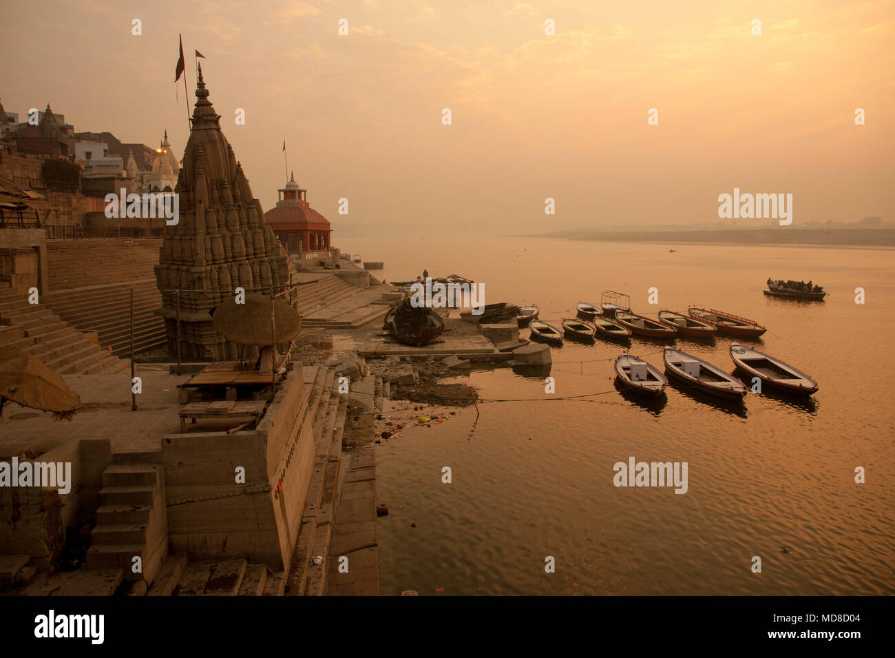 Scene of River Ganges and Ratneshwar Mahadev Temple at sunrise Stock ...