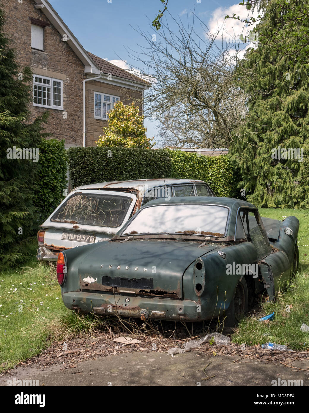 Old cars rusting away hi-res stock photography and images - Alamy
