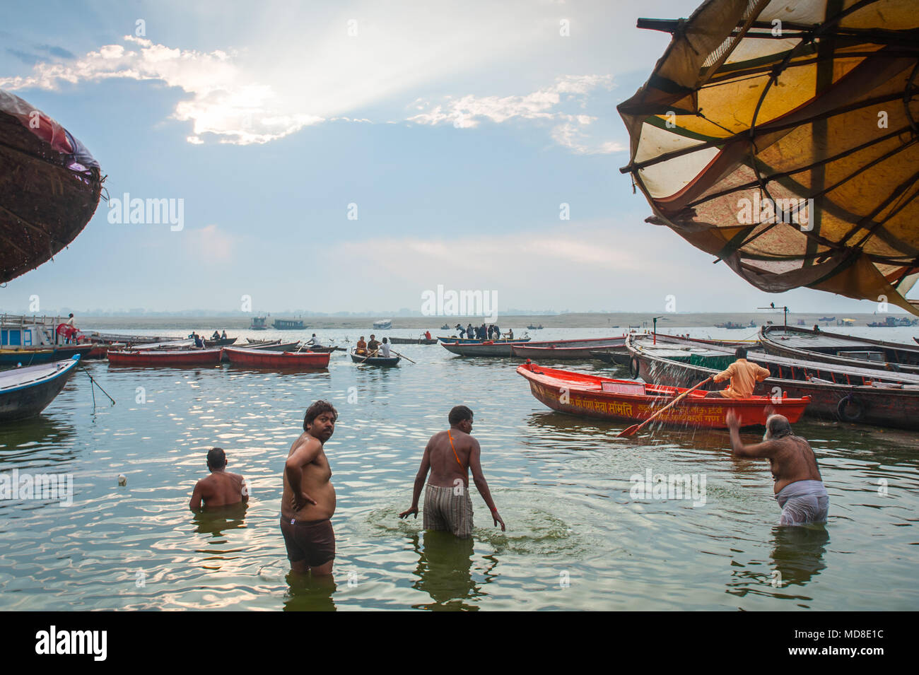 Bathers varanasi india hi-res stock photography and images - Alamy