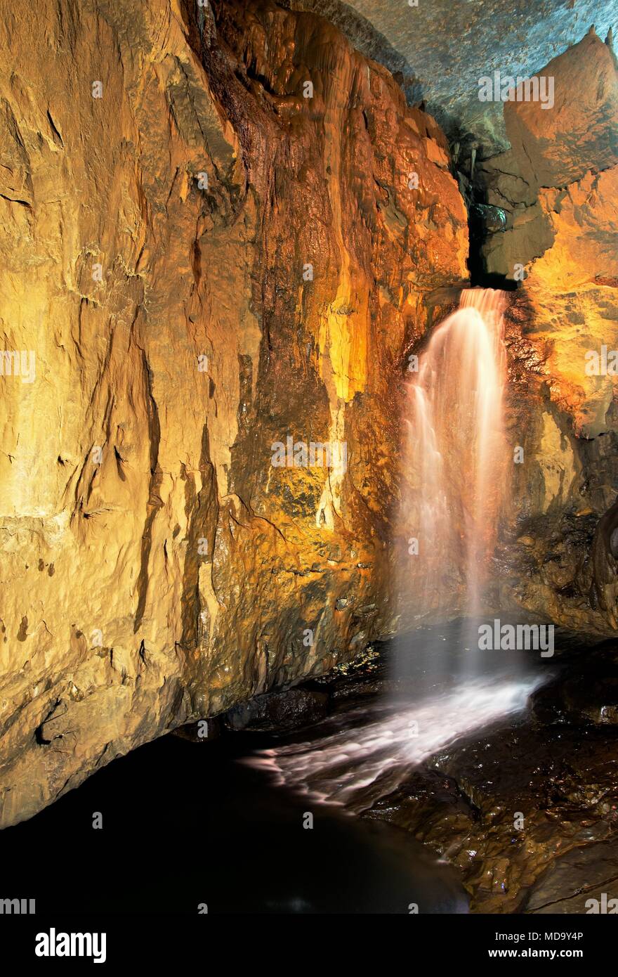 Waterfall in yunnan china hi-res stock photography and images - Alamy