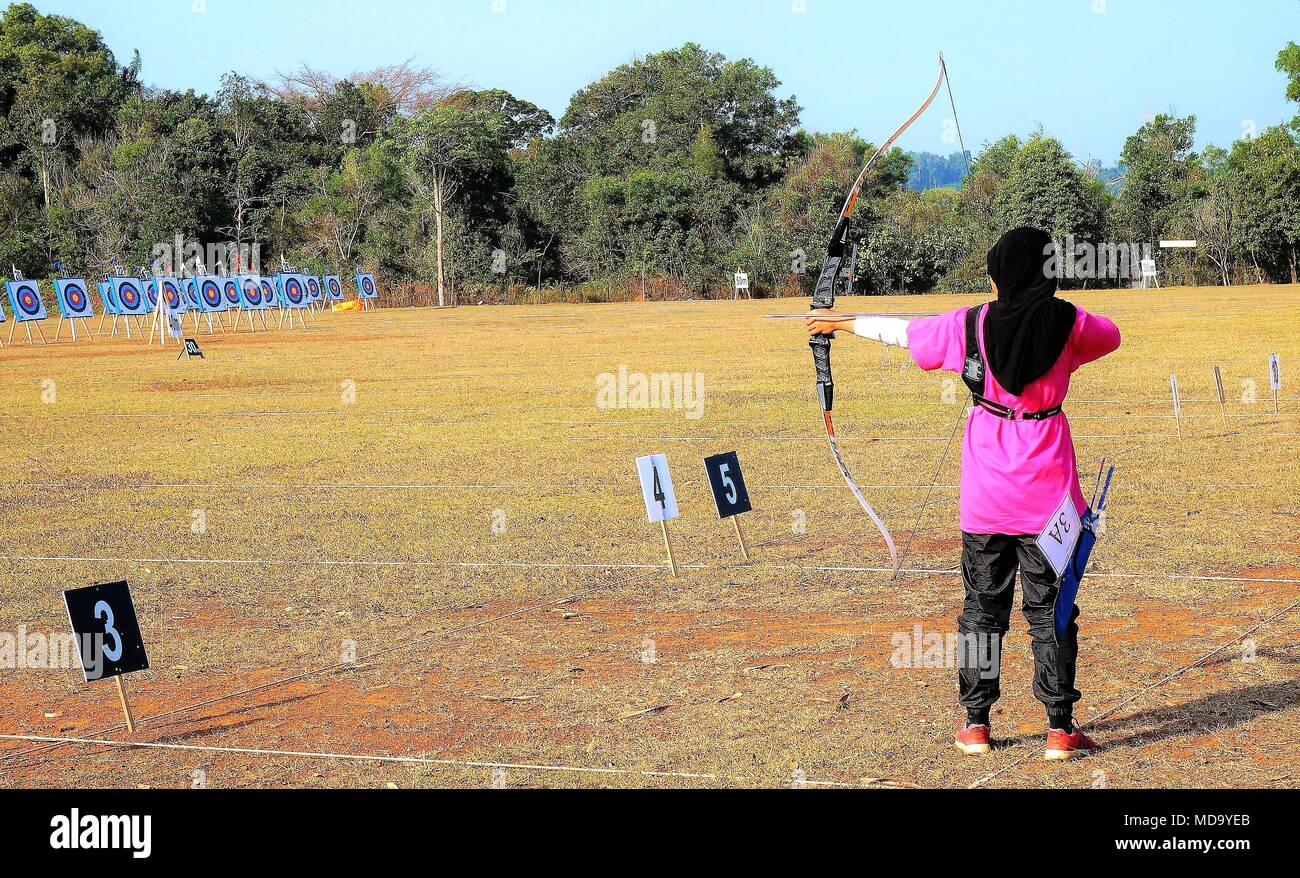 Target curve hi-res stock photography and images - Alamy