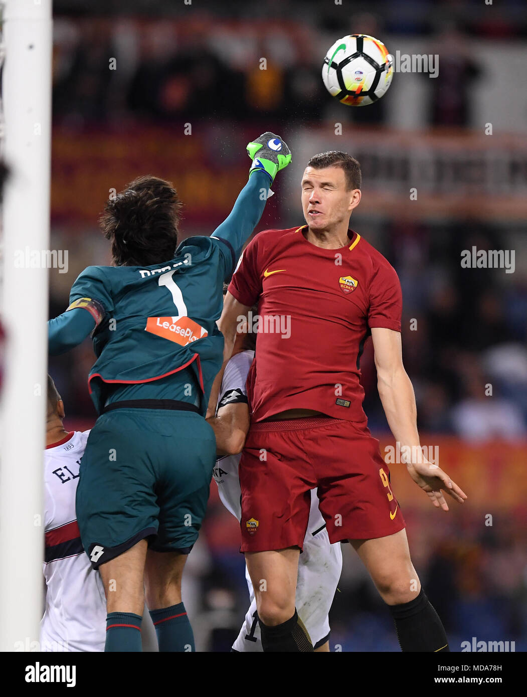 Genoa goalkeeper mattia perin hi-res stock photography and images - Alamy