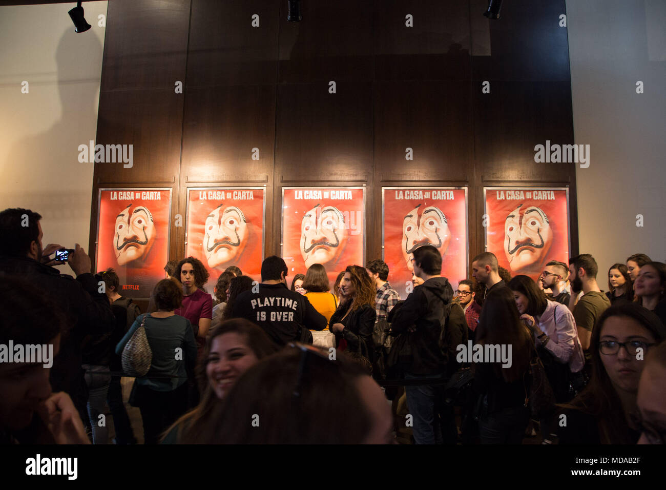 The house paper netflix hi-res stock photography and images - Alamy
