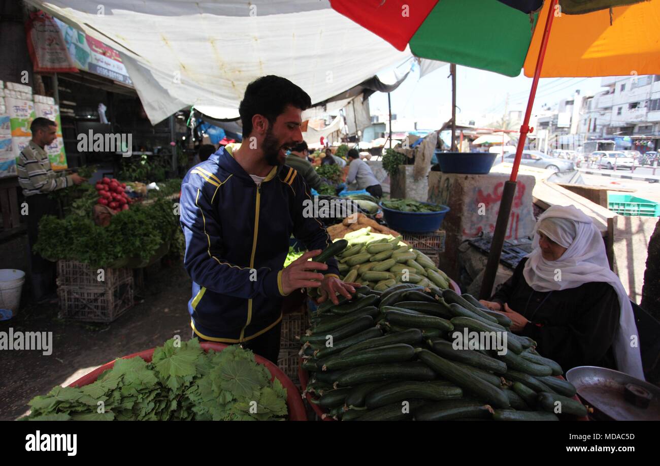 Gaza City, Gaza Strip, Palestinian Territory. 19th Apr, 2018. A ...