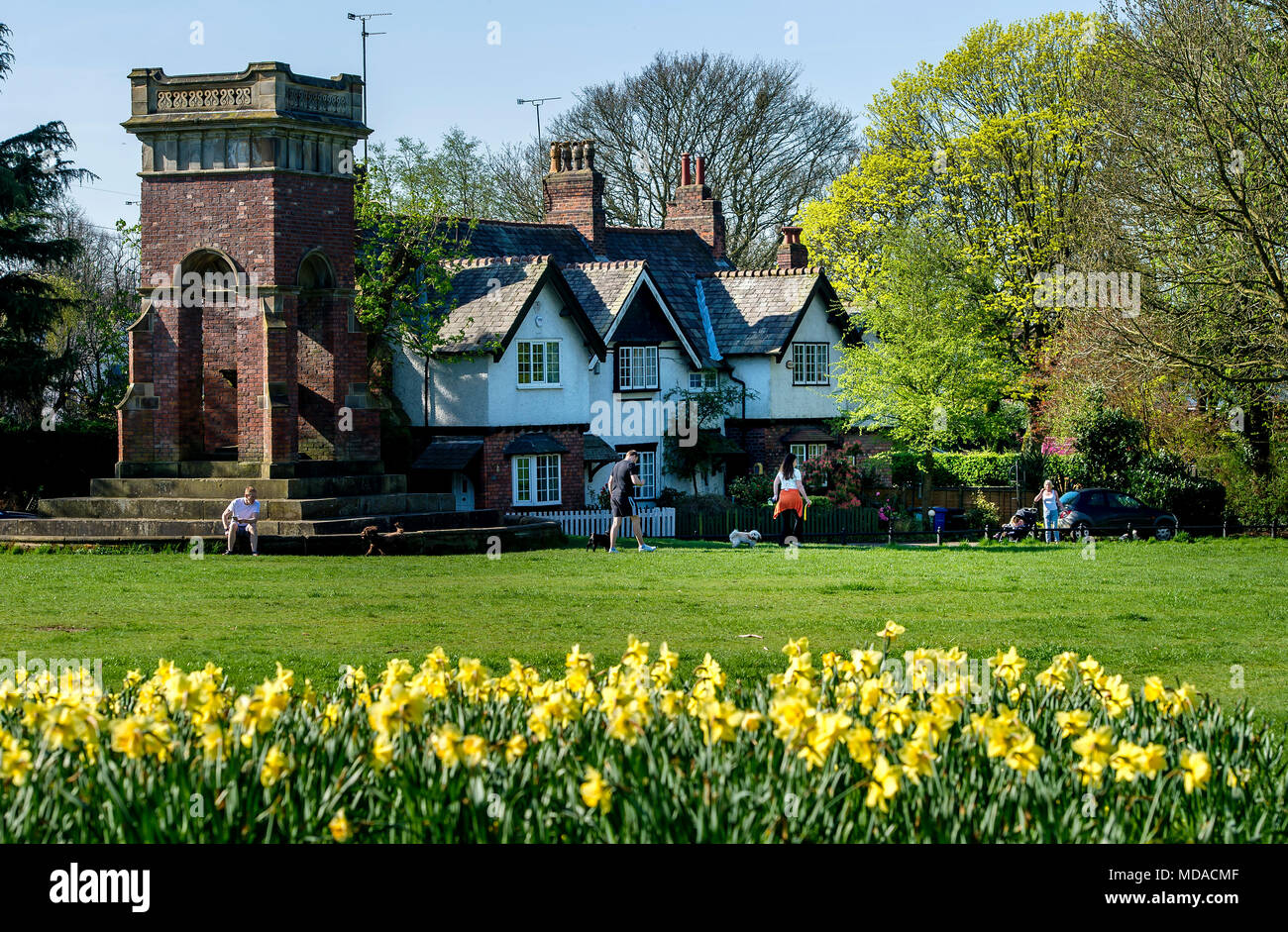 Worsley, Manchester. 19th Apr, 2018. UK Weather: Glorious sunshine in ...