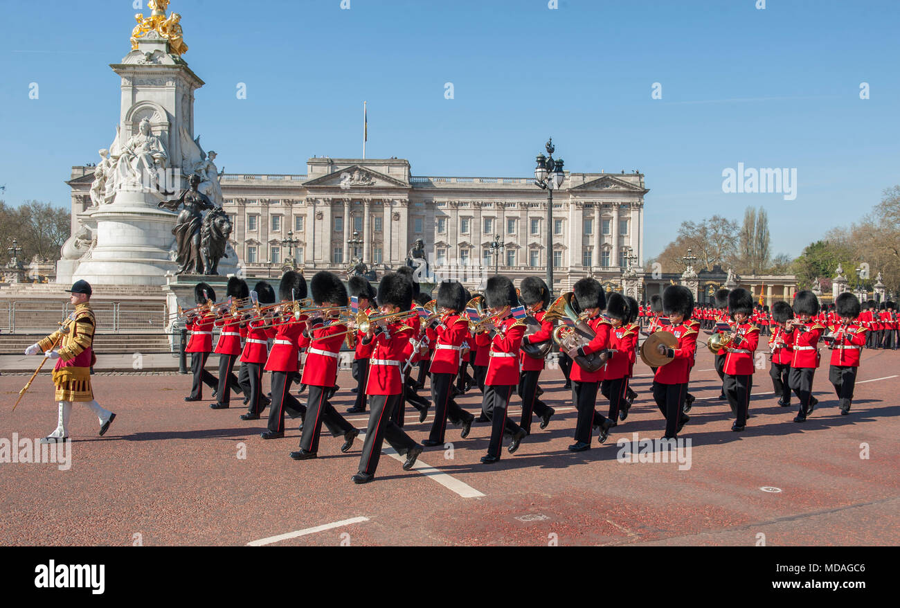 Majesty guard hi-res stock photography and images - Alamy