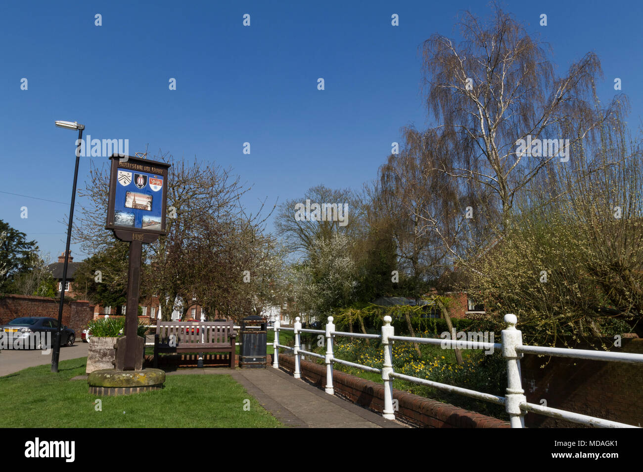 Uk weather april hi-res stock photography and images - Alamy