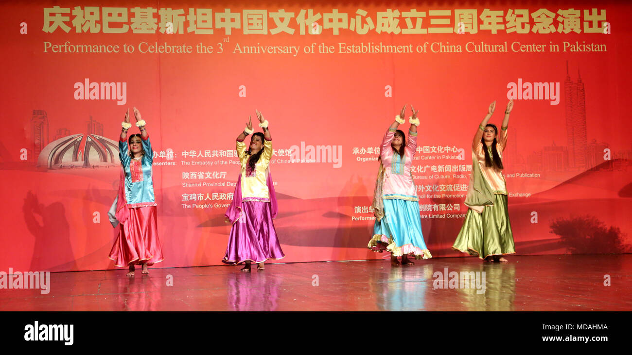 Islamabad, Pakistan. 19th Apr, 2018. Pakistani dancers perform during ...
