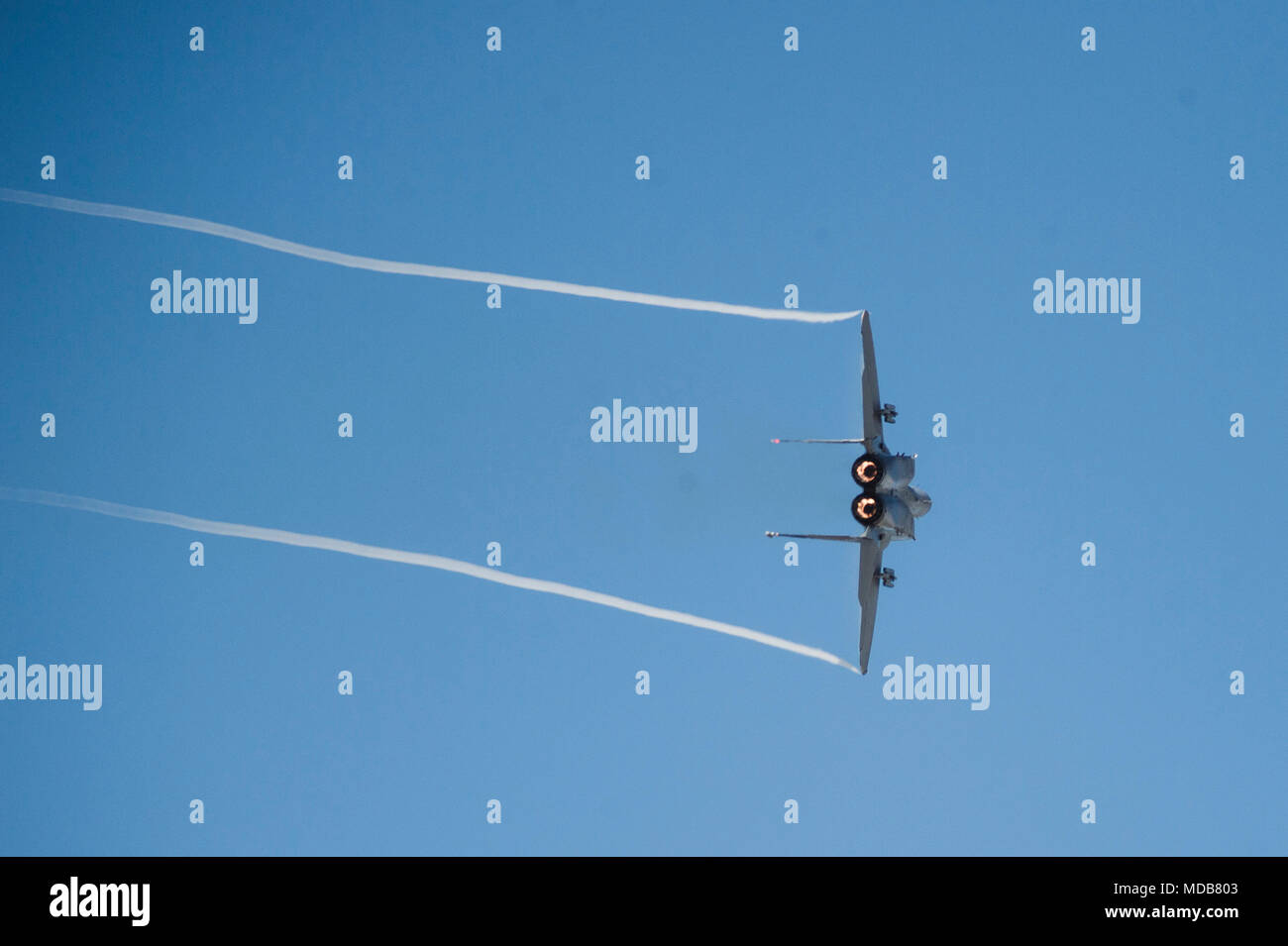 A U.S. Air Force F-15 Eagle from the 144th Fighter Wing, Fresno Air ...