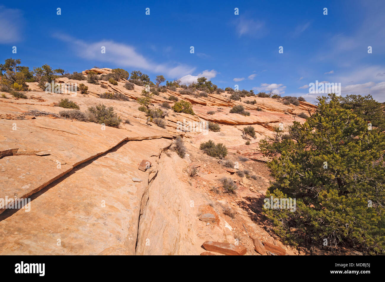 Red bridges hi-res stock photography and images - Alamy