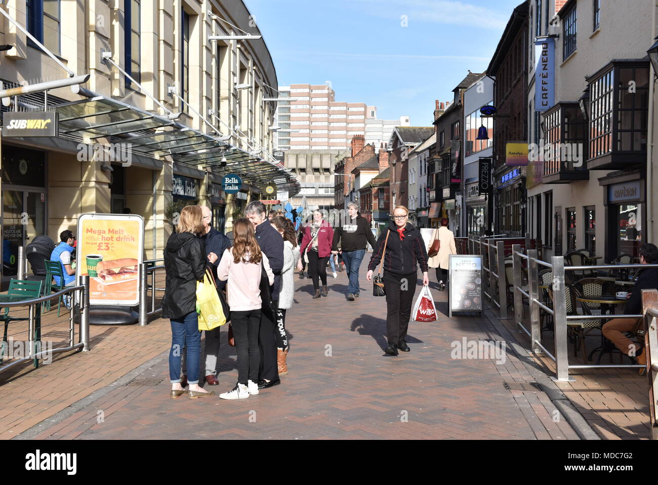 People in nottingham hi-res stock photography and images - Alamy