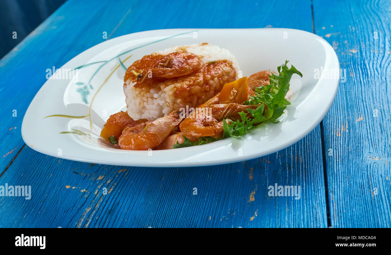 Classic New Orleans Shrimp Etouffee - Juicy shrimp dish smothered in ...