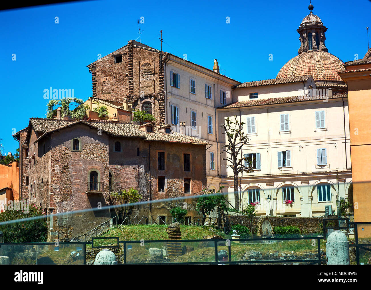 Old buildings of rome hi-res stock photography and images - Alamy