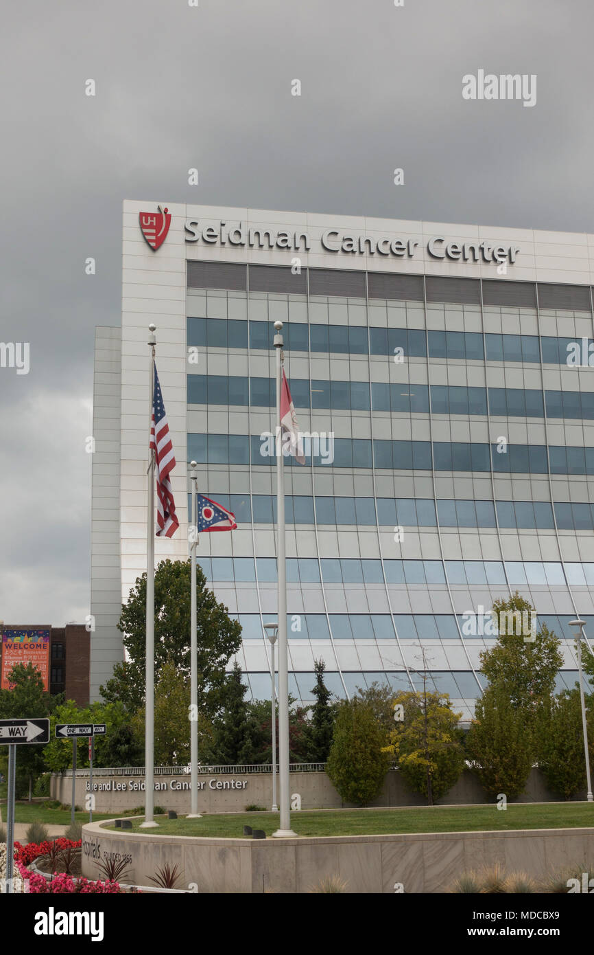 Cancer center hi-res stock photography and images - Alamy