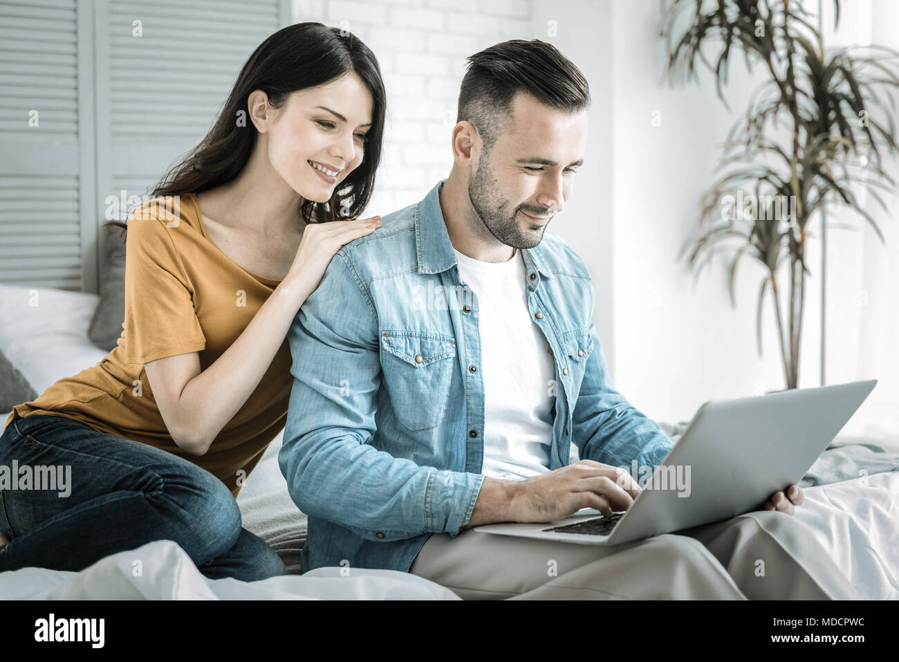 E collaboration hi-res stock photography and images - Alamy